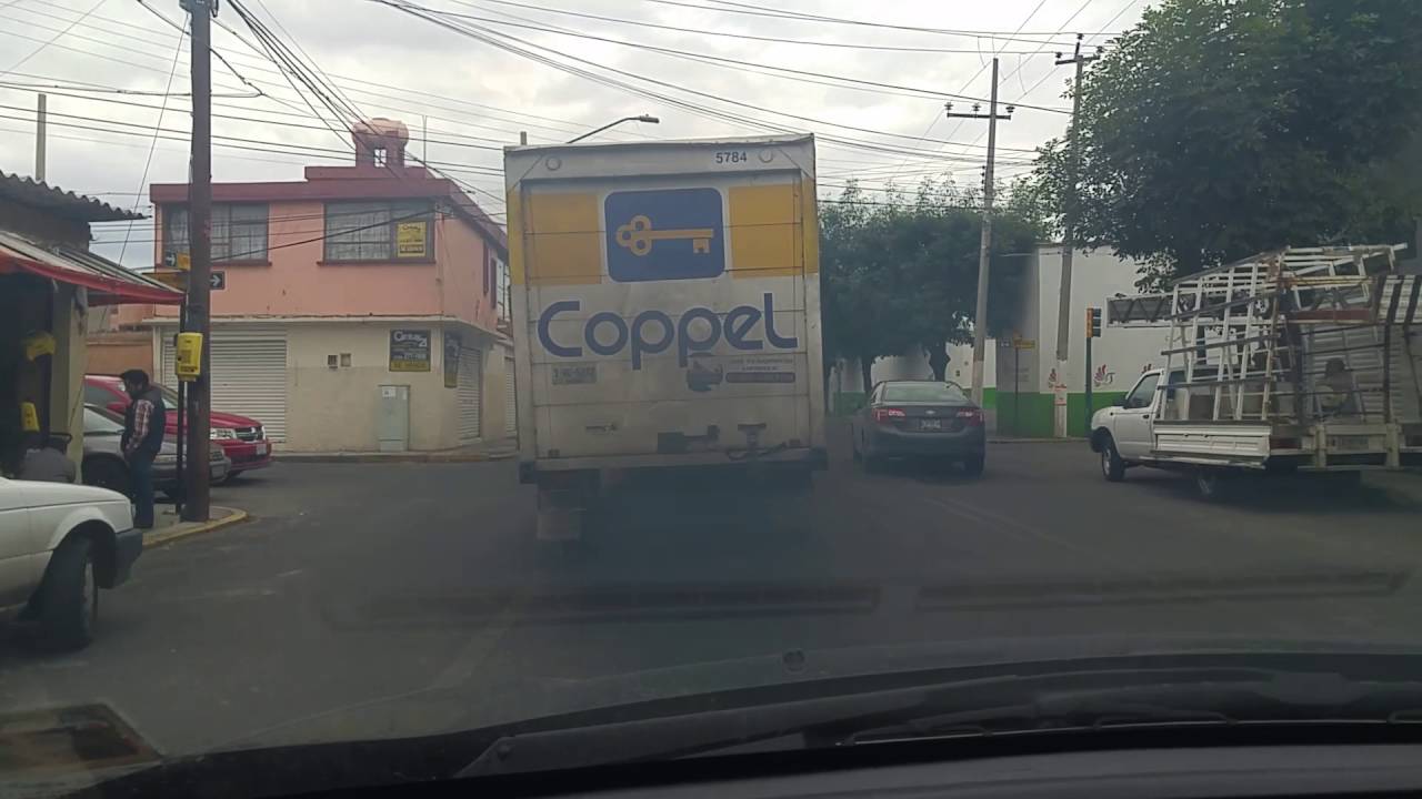 Camión de Coppel contaminando - YouTube