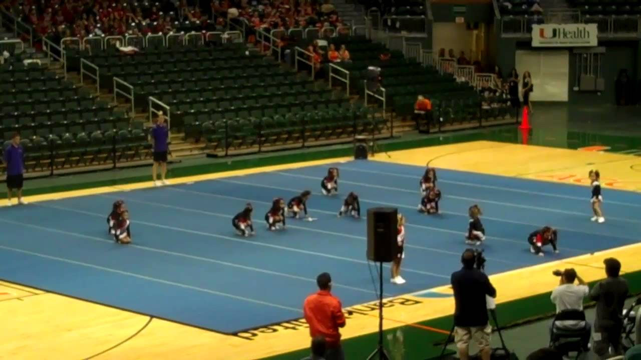 Tamiami Colts Peewee Cheerleading Comptition 10-30-11 - YouTube