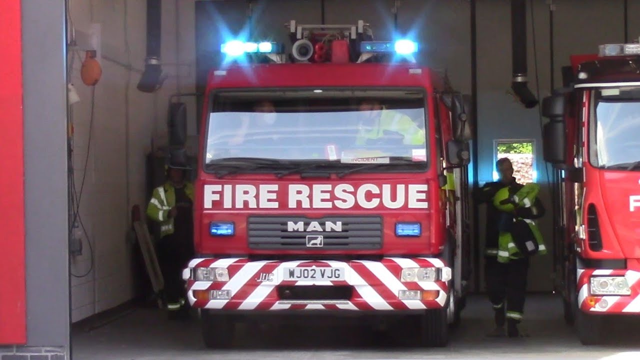 [Retained] Brixham Fire Station Turn out to Automatic Fire Alarm - YouTube