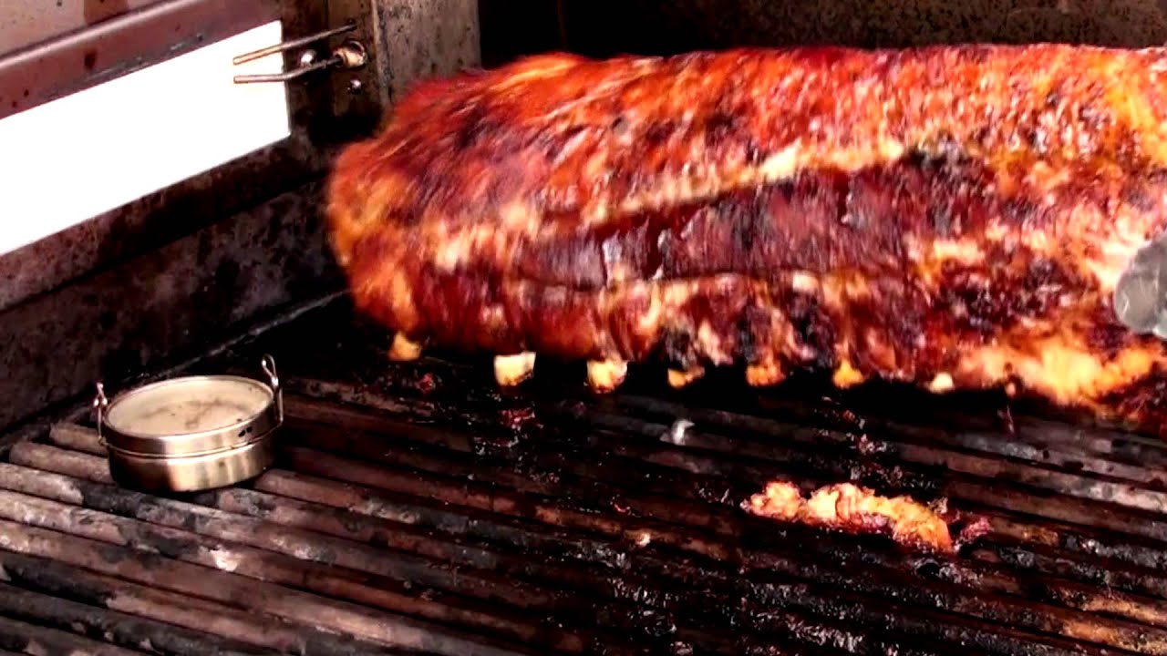 Charcoal Companion Cast Iron Grill Humidifier Overview - YouTube