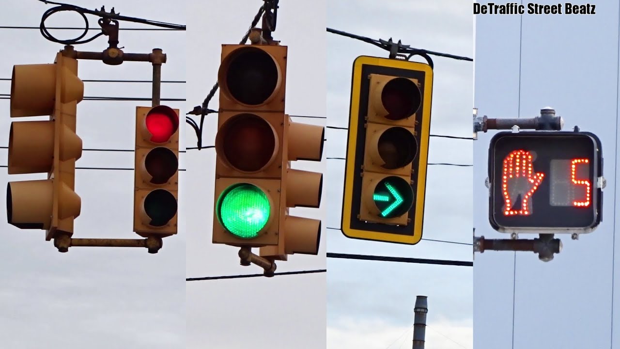 Old Traffic Lights & Flashing Pedestrian Signals at Crosswalk | Mound ...