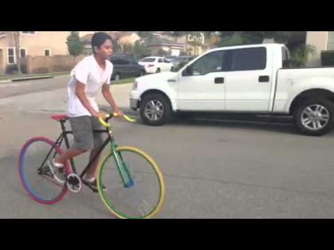 How To Skid Stop On A Fixed Gear Bike - YouTube