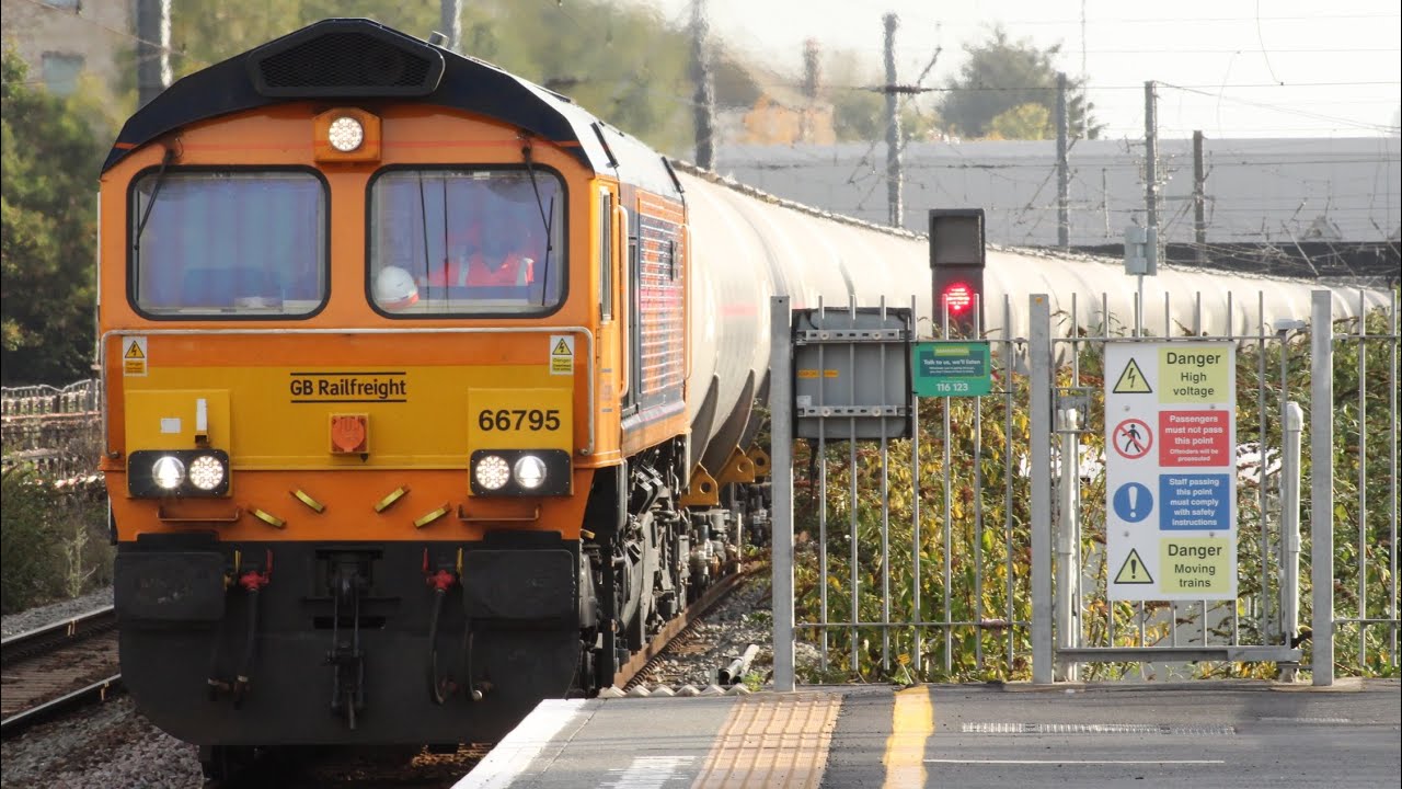 Trainspotting at: Ealing Broadway | GWML | 22/10/22 - YouTube