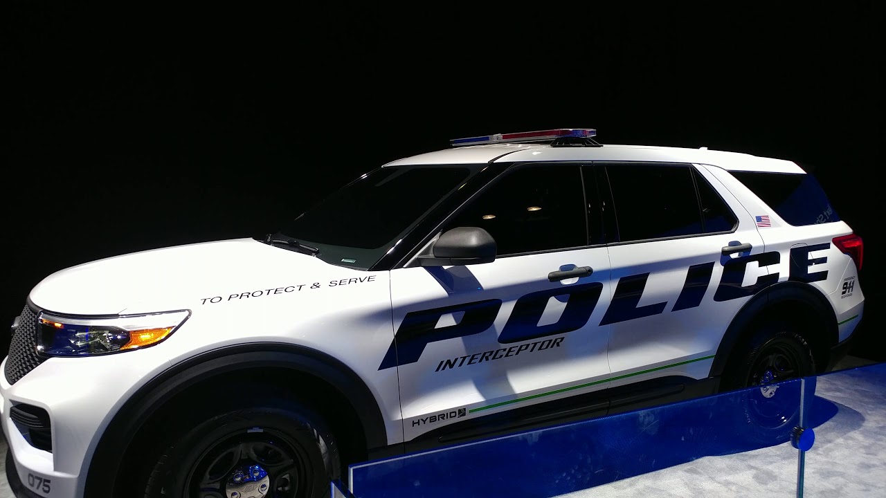 2020 WHITE FORD POLICE INTERCEPTOR HYBRID @ 2019 NY AUTO SHOW - YouTube