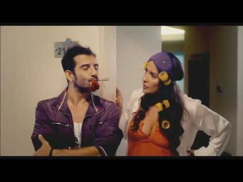 Annesi Yaşındaki kadına sulanıyo