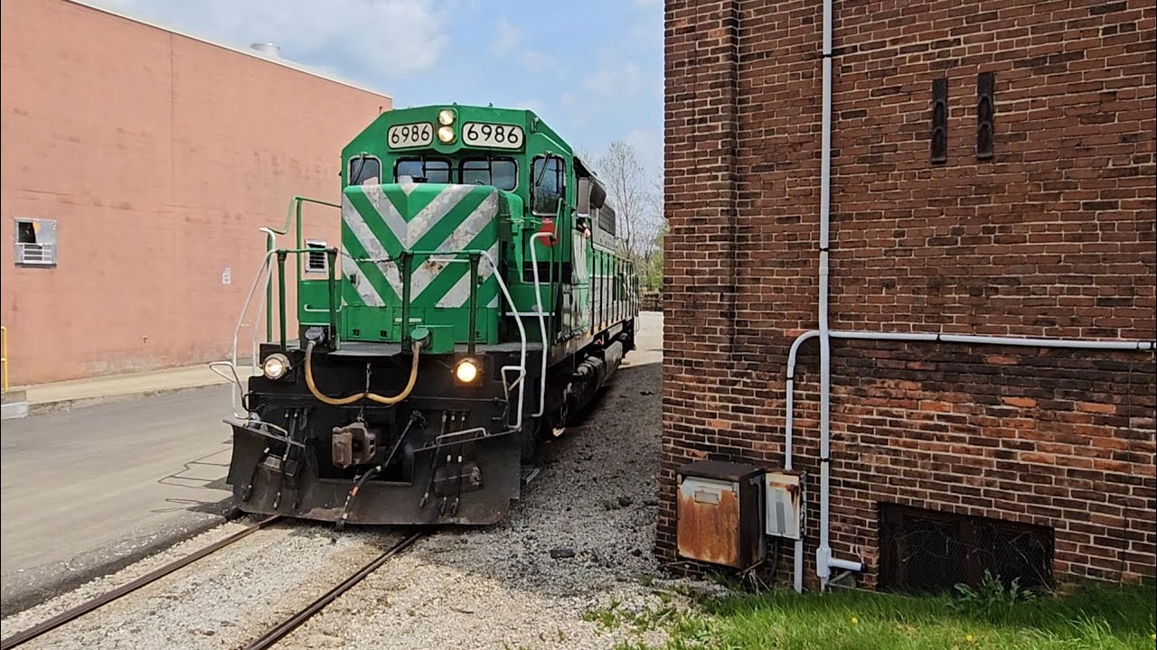 RWC Hi-Rail Sprayer, W&LE 661 Local, and through stone train! Rail ...