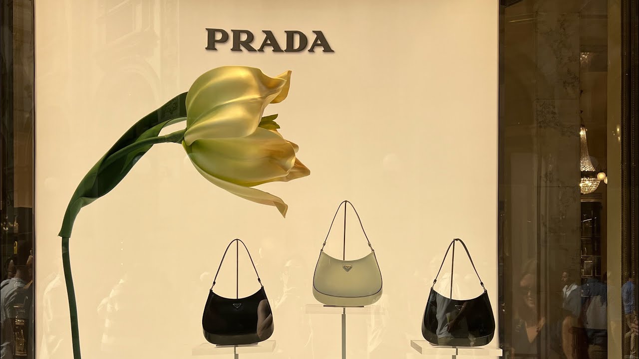 Um mini tour pelo Outlet da Prada na Toscana - YouTube