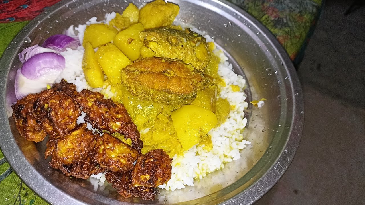 मीरगाफिश आलू गोबि का सब्ज़ी पत्तागोबी पकोरा||Mirga Fish Aloo Gobi Ka ...