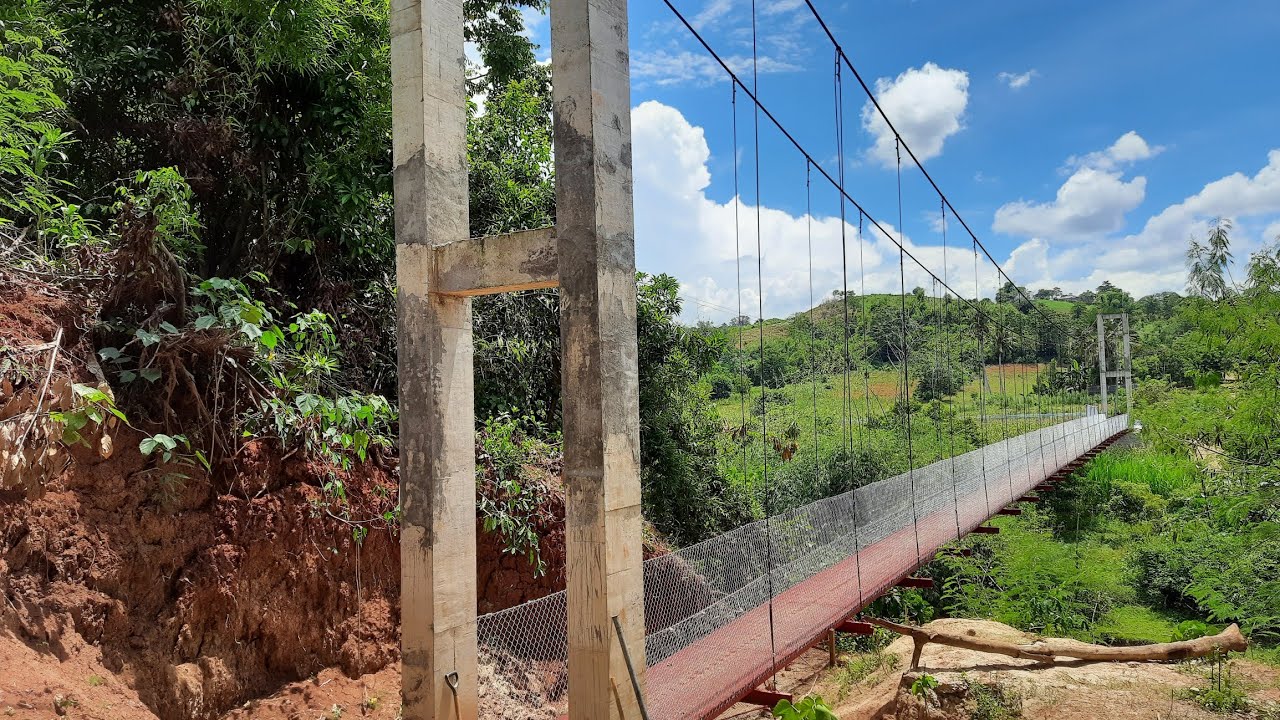 AMAZING HANGING FOOTBRIDGE IN THE PROVINCE | JIT Builders TV - YouTube