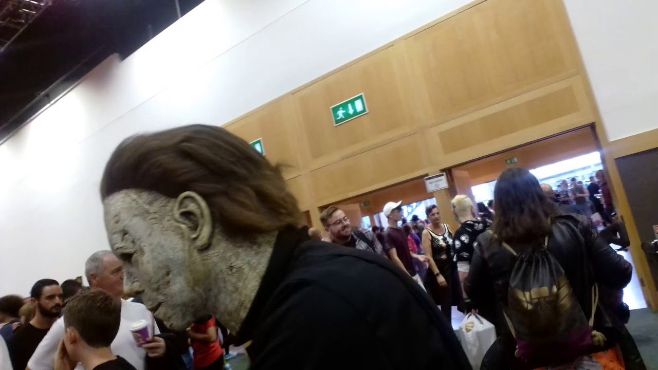 Michael myers at dublin comic con 2019 - YouTube