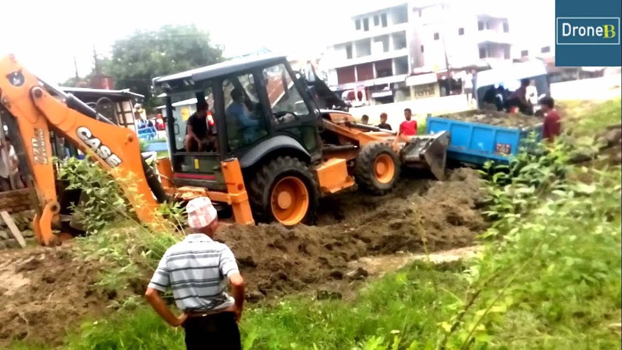 Dozer Case 770 EX - Rescuing Stuck Tractor - YouTube