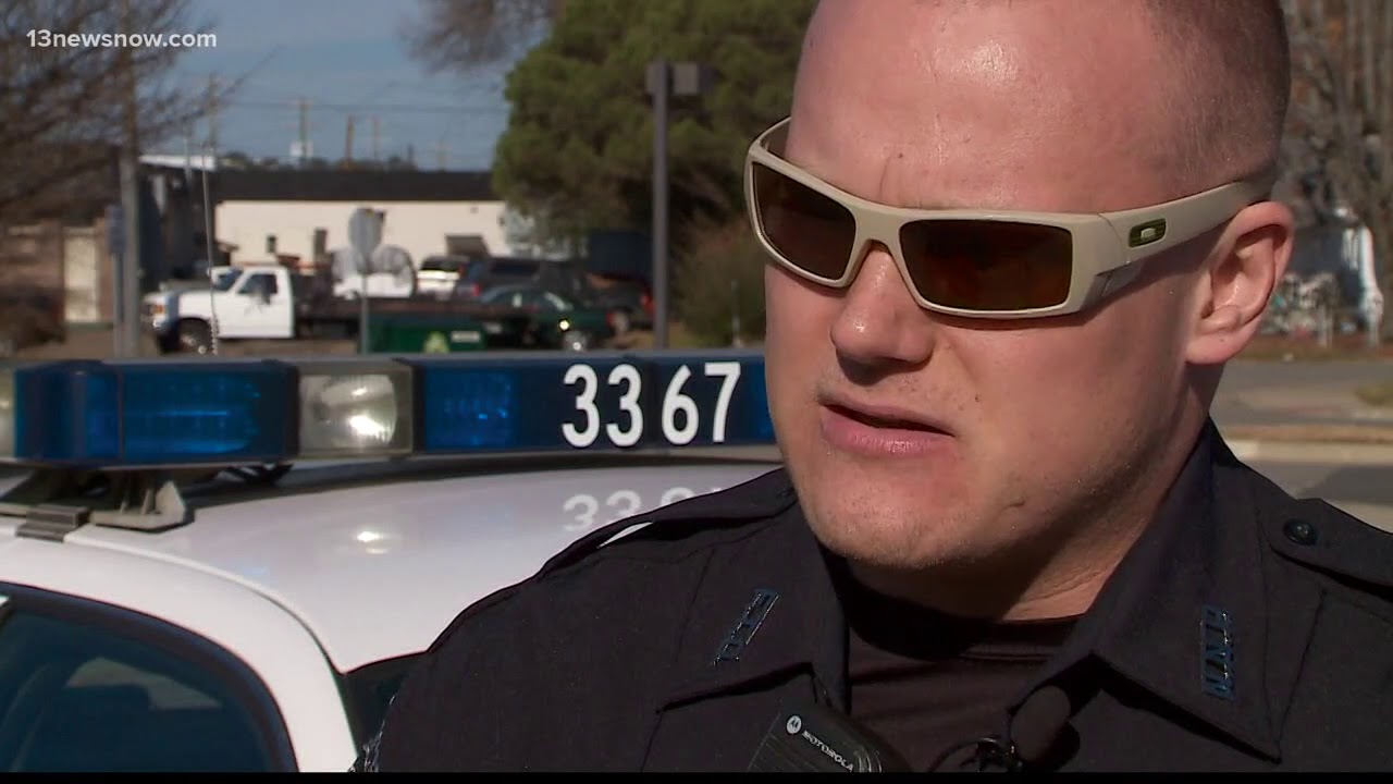 Police officers equipped with trauma kits - YouTube