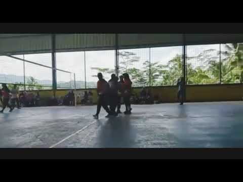 Lagi lagi smassan Nabila syakila umur 13 megenai kepala lawan volly ball putri
