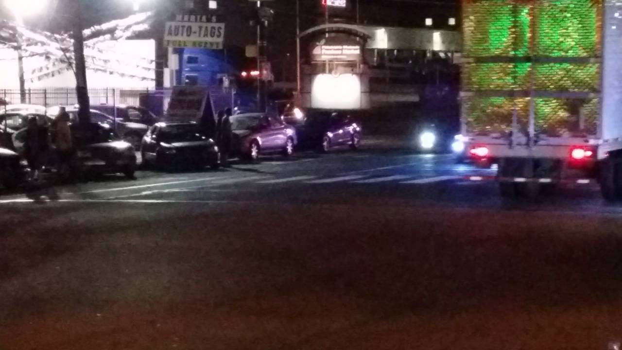 Philly street racing cops - YouTube