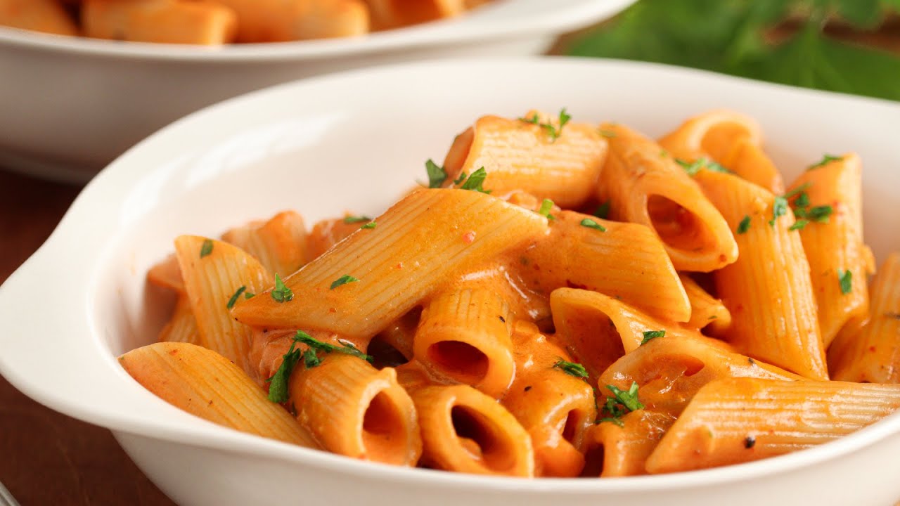 PASTA ALLA VODKA | Pasta con Salsa de Tomate Cremosa - CUKit! - YouTube