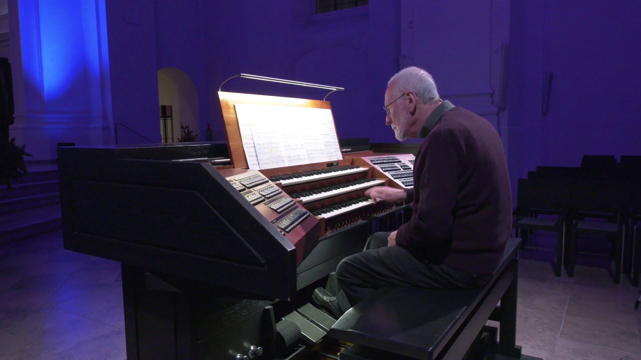 Christopher Herrick plays "I østen stiger solen op" by Christian ...