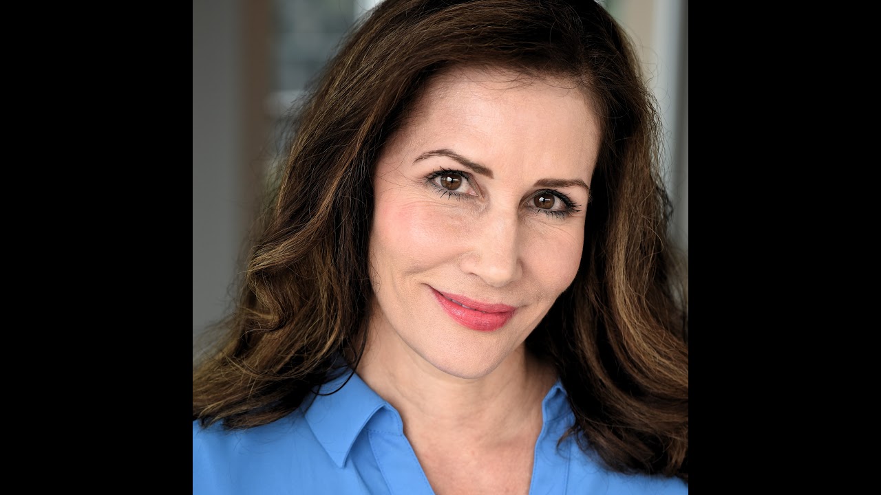 Stephanie Garner Sells Real Estate Live Stream - YouTube
