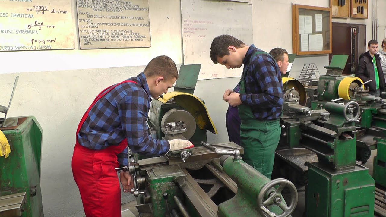 Technik Mechanik lekcja obróbki skrawającej - YouTube