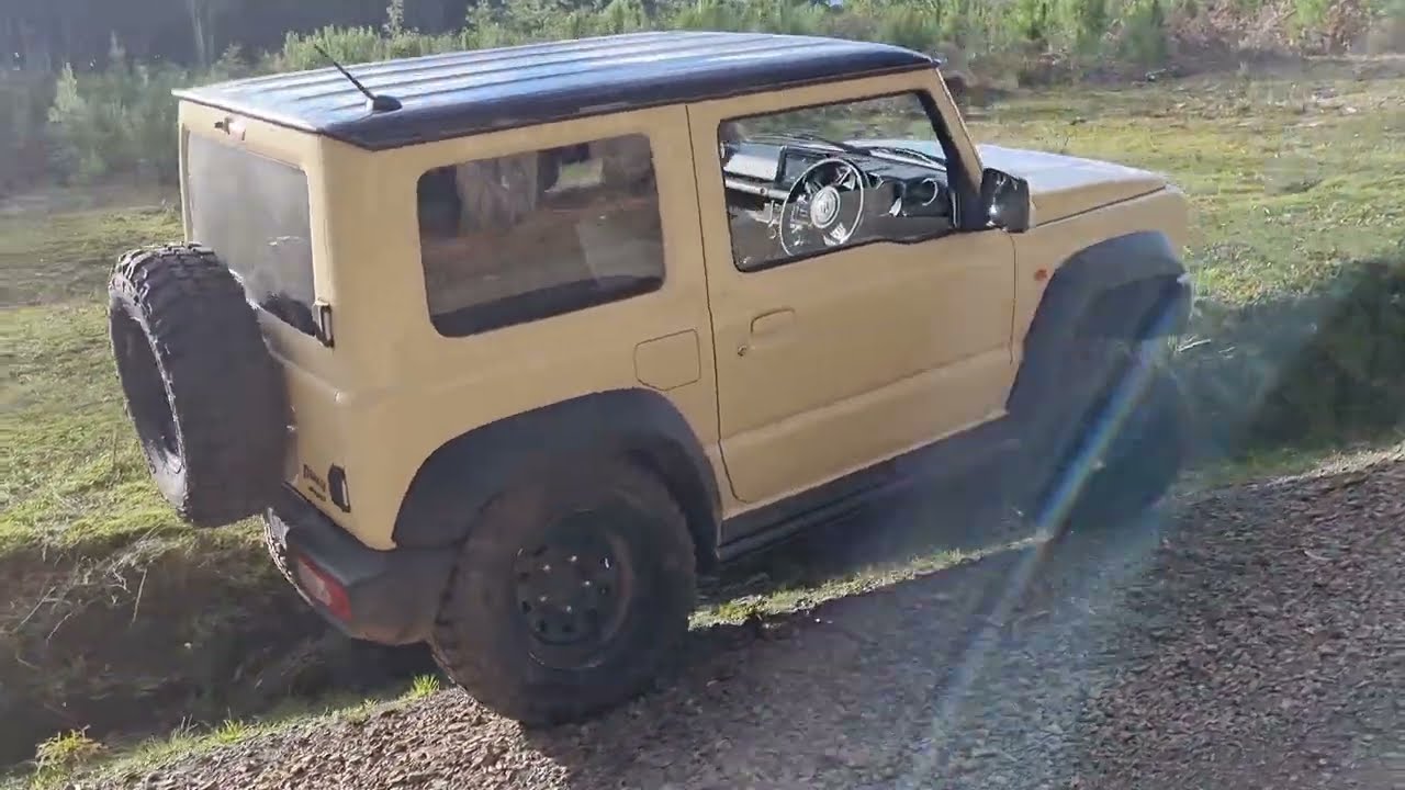 Jimny JB74 Hard Race sway bar disconnect, first impressions are great ...