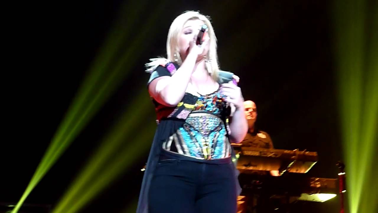 Kelly Clarkson - Behind These Hazel Eyes Live in HD from Brisbane ...