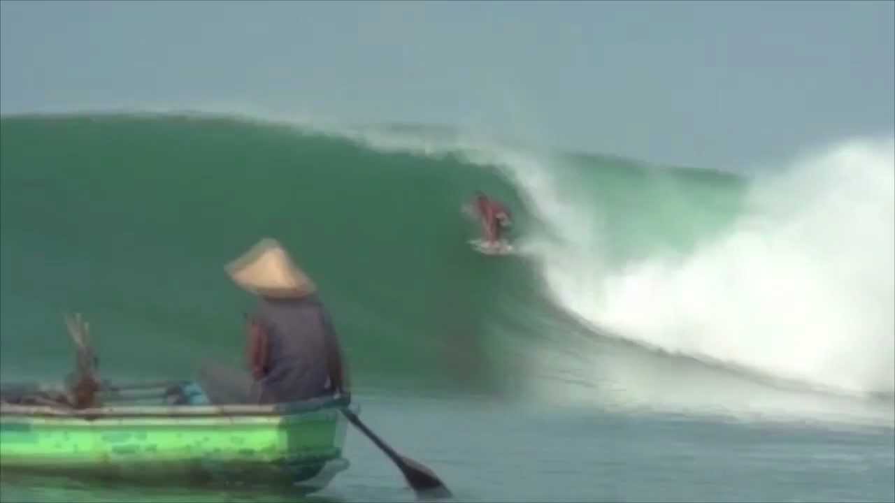 nias surf with Redz surfboards - YouTube