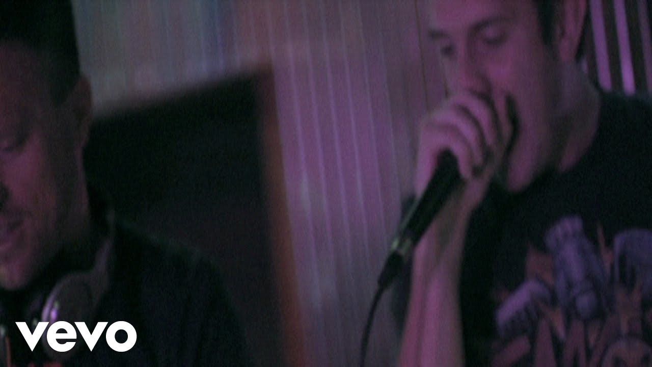 Hollaphonic - I Don't Want It To End ft. Shaduno - YouTube