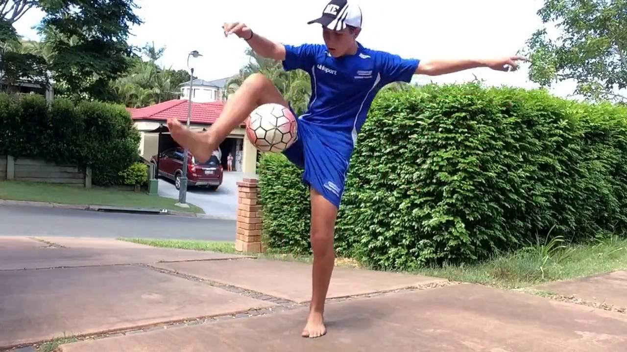 Football Juggling Tricks #2 - YouTube