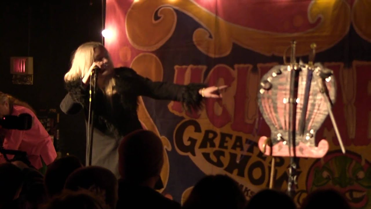Hellzapoppin 7 - Lady Diabla sword swallower - YouTube
