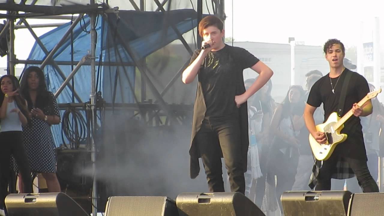 TREVOR MORAN @ DIGIFEST TORONTO - YouTube