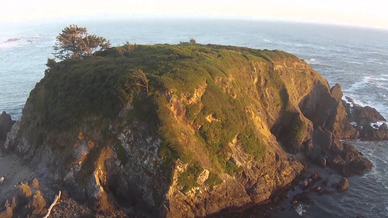 Zwagg Island Flyover DJI Phantom 2 Vision Plus, Brookings Oregon, USA ...