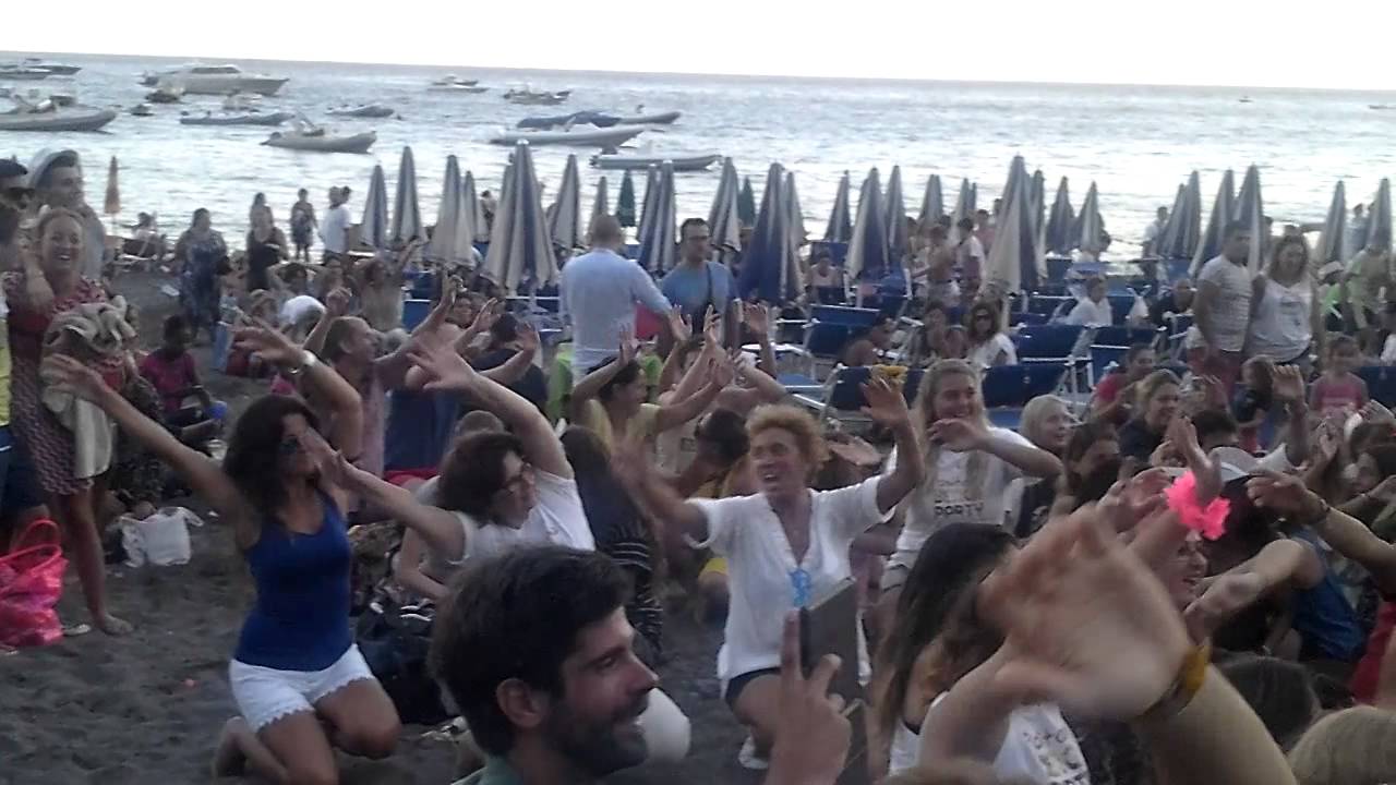 Positano beach party - YouTube