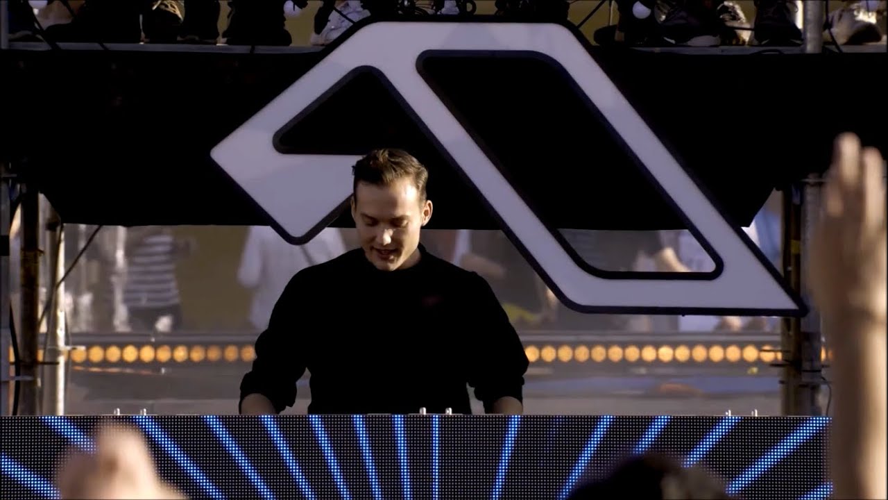 Ben Böhmer feat. Nils Hoffmann & Malou - Breathing - YouTube