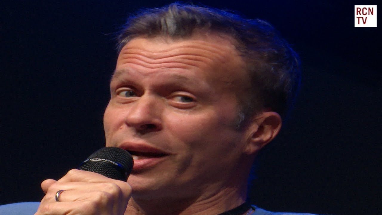 The Witcher Voice Actors Share Favourite Side Quests - YouTube