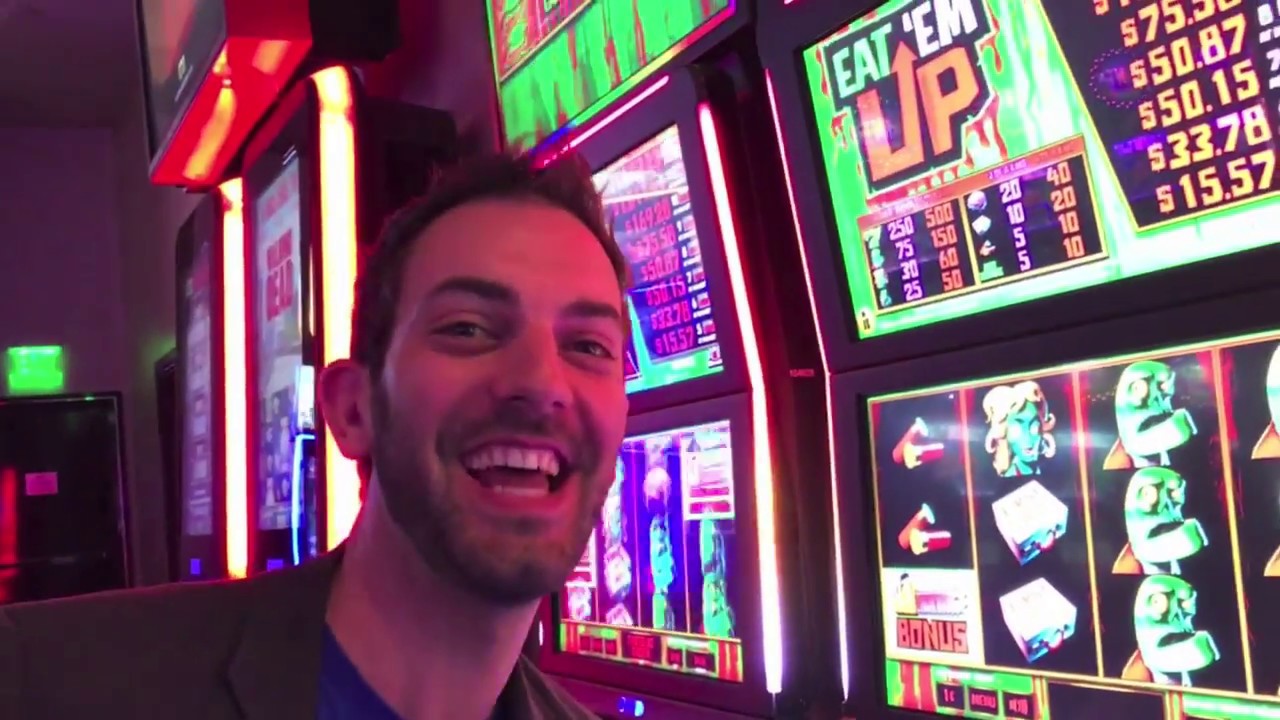 NEW! HEAT EM UP SLOT MACHINE WTIH BRIAN - YouTube