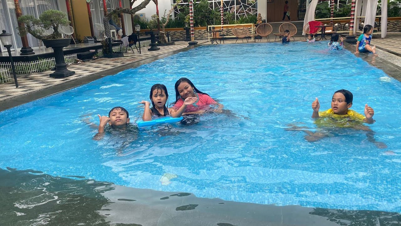 Kolam Renang Kedas Hotel - YouTube