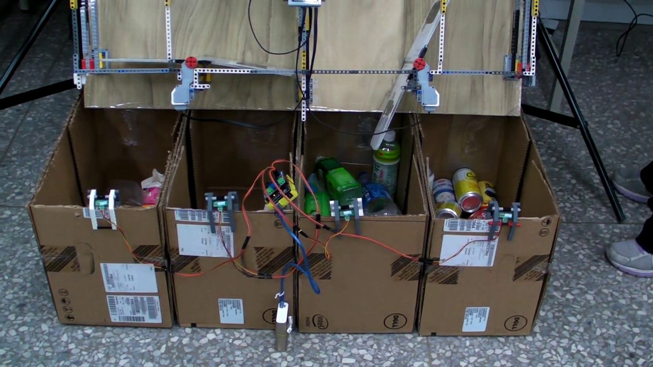 IoT Rewards Recycling Robot(EV3+Webduino)v1 - YouTube