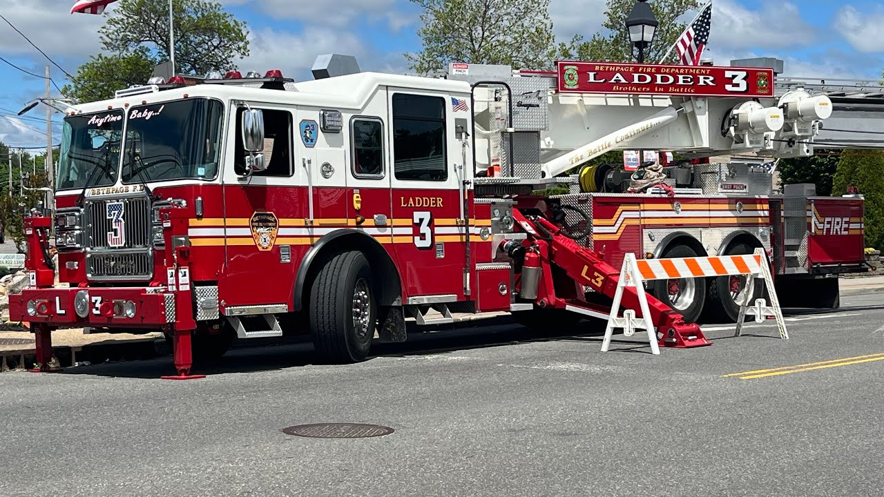 Bethpage Fire Department Ladder 3 at Bethpage street fair - YouTube