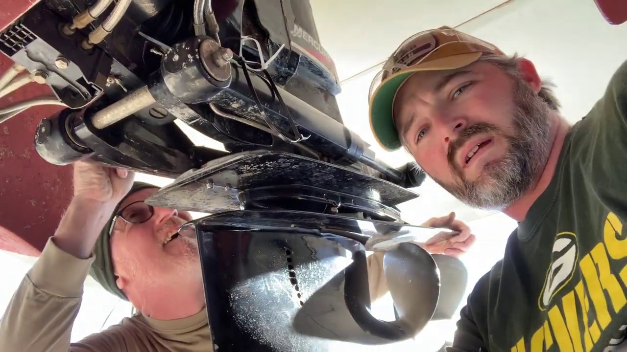 MV Clifford, Regal 2665 gets a new exhaust bellow - YouTube