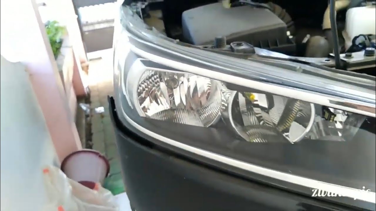 Ganti bohlam led si innova Reborn - YouTube