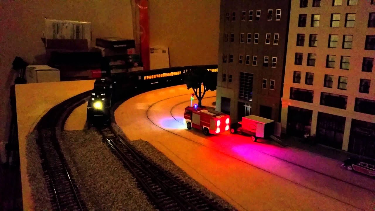 Faller car system with traffic signal - YouTube