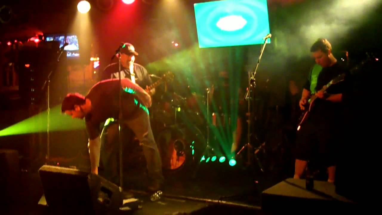 Geedus-Clash of the Titans-AFU - YouTube