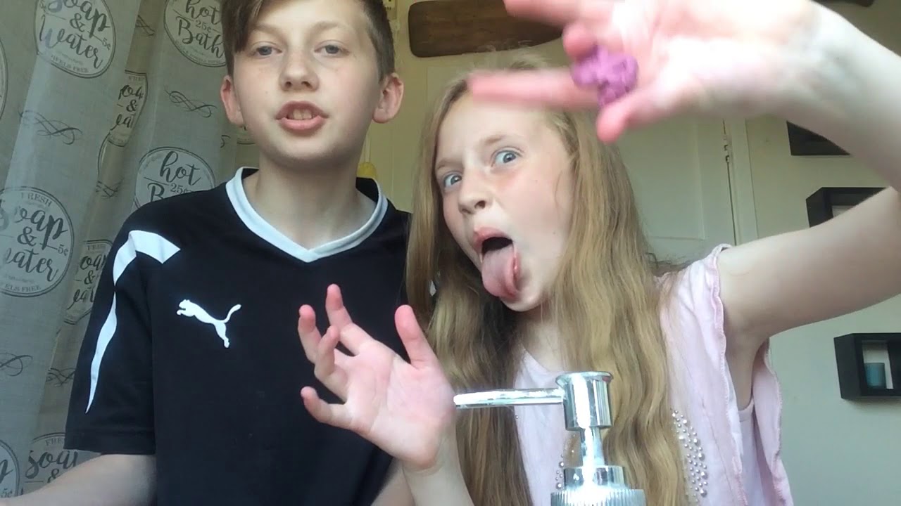 How to make blue tack slime - YouTube