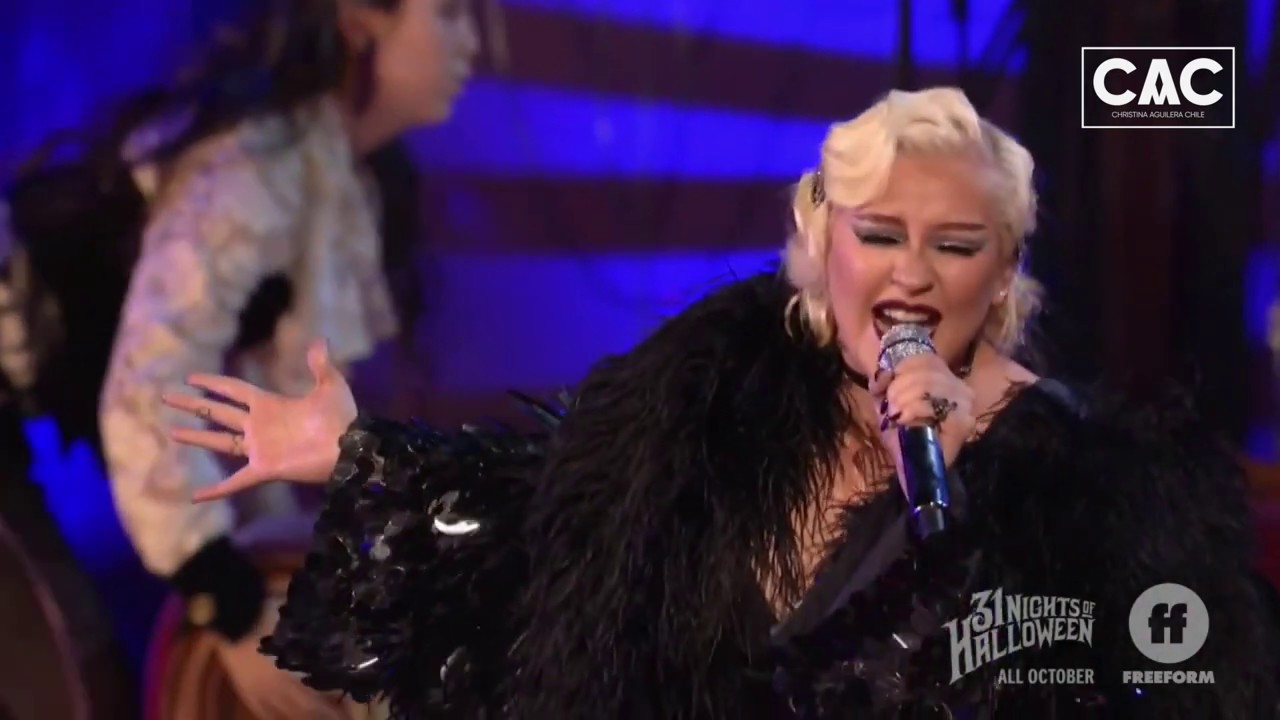 #HalloQueen - Christina Aguilera - Haunted Heart Live at 31 Night of ...