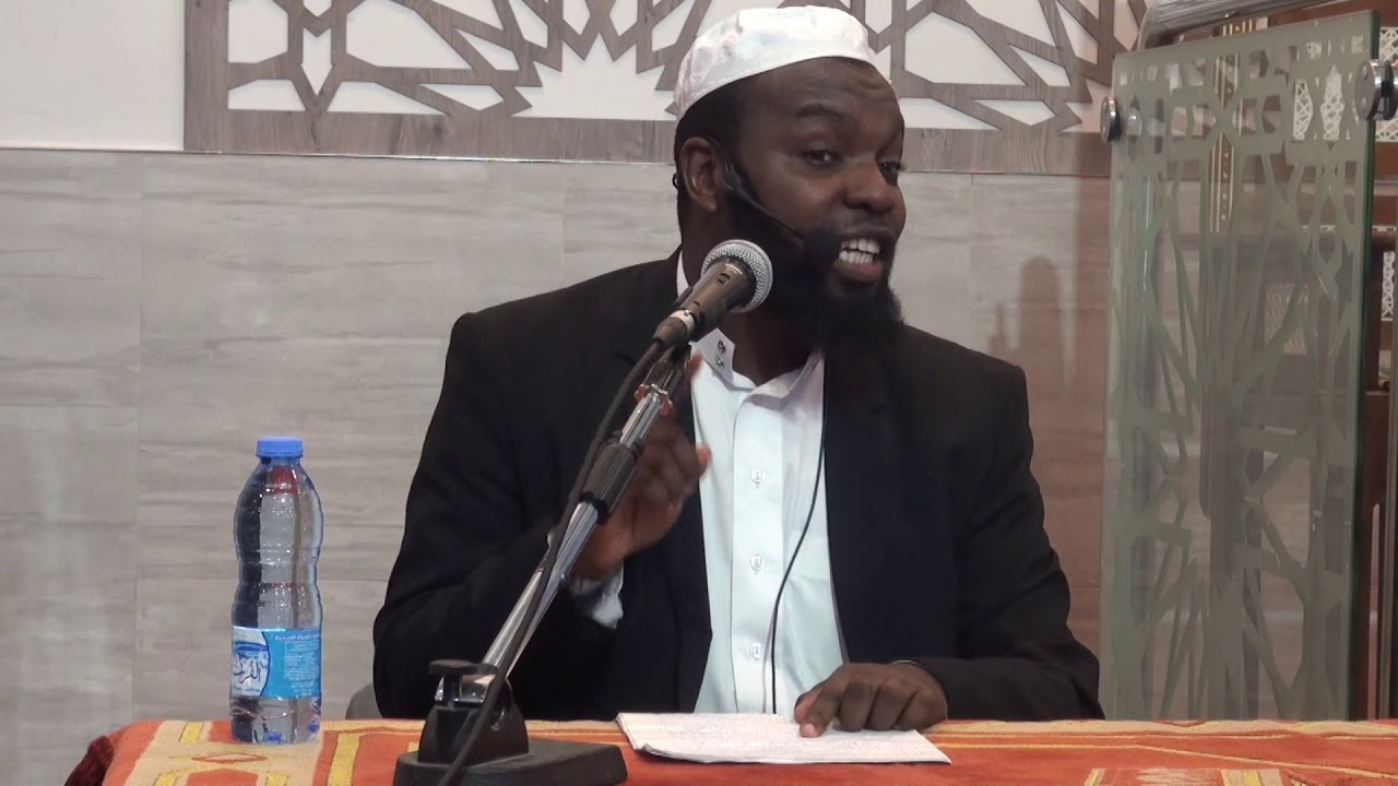 Husnul Khuluq Sh Salim Charo - YouTube