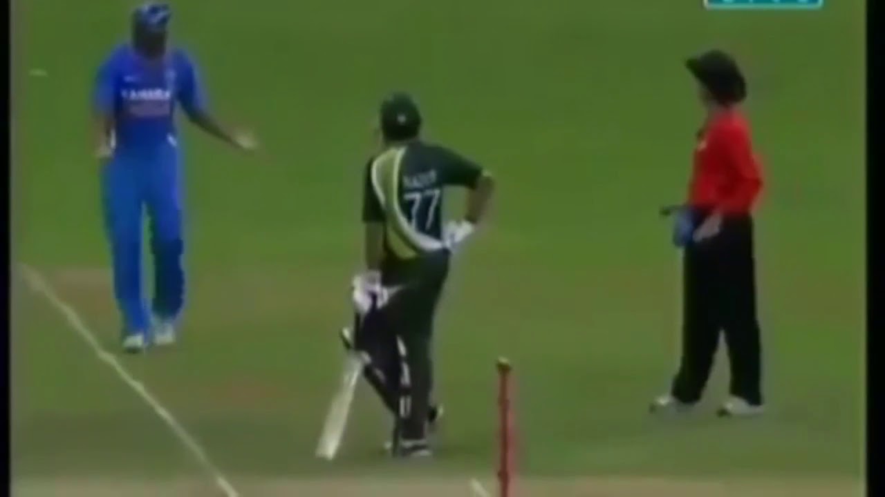 cricket funniest dancing umpires, - YouTube