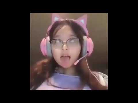 Anbiyahh.. gamers cantik