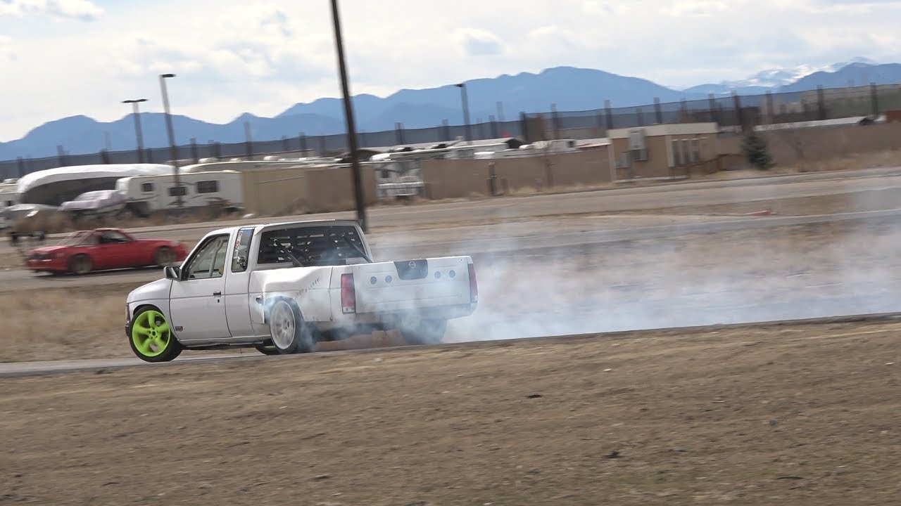 1JZ Nissan Drift Truck drifting at Yankiizoku Drift Matsuri - YouTube