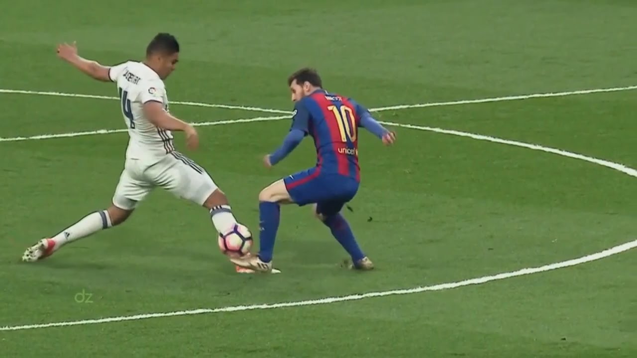 Lionel Messi Destroying Real Madrid 2016/17 HD - YouTube