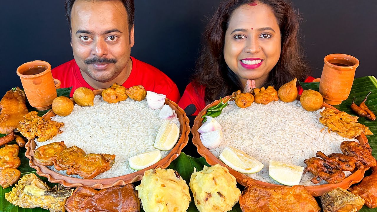 Eating Panta Bhat With Pakoda, Bharta, Omelette, Fish Fry | BIG BITES ...