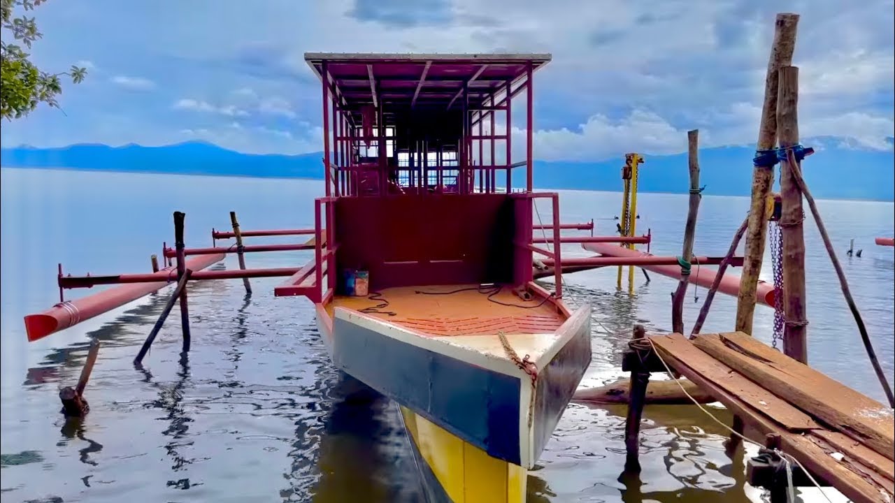 AYAH MENJELASKAN PERAHU BESI YANG DIBUAT - YouTube